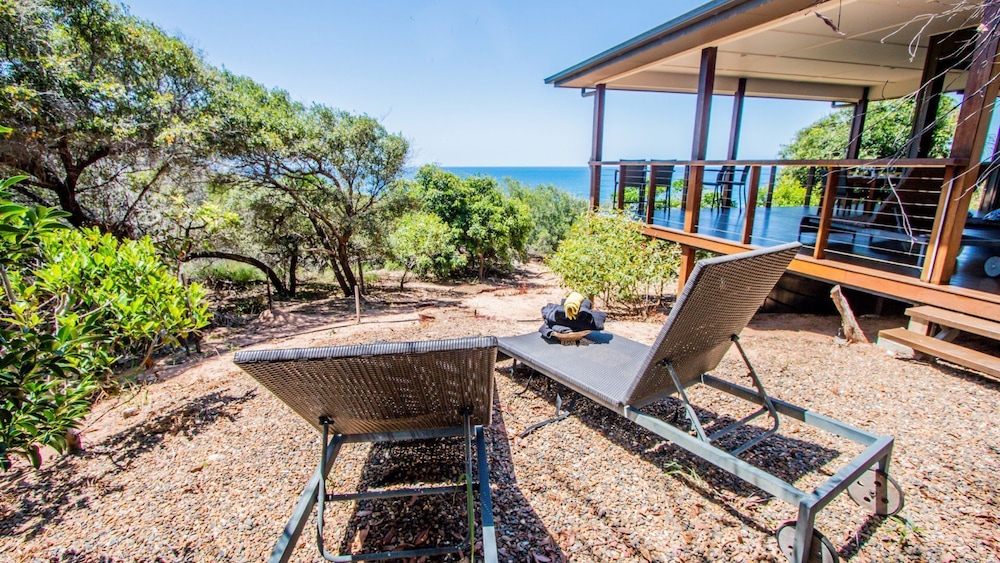 DUNES on SUNRISE AT 1770 - Located in the private & gated Sunrise 1770 ...