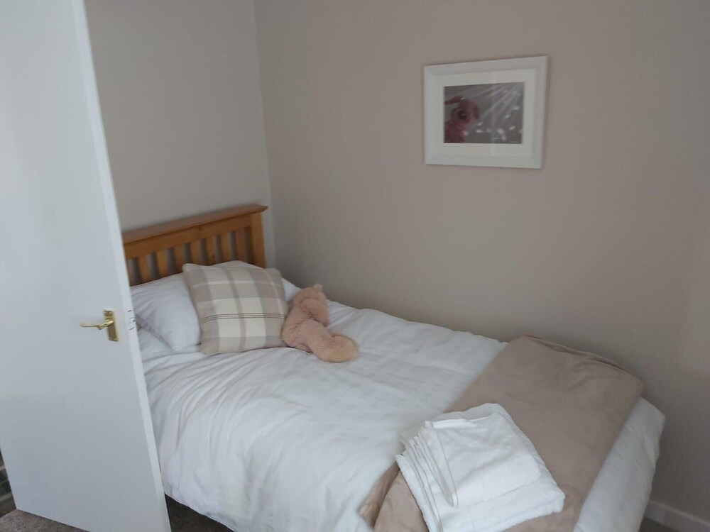 Bungalow with sea-view, near small town of Thurso. - Scrabster | Vrbo