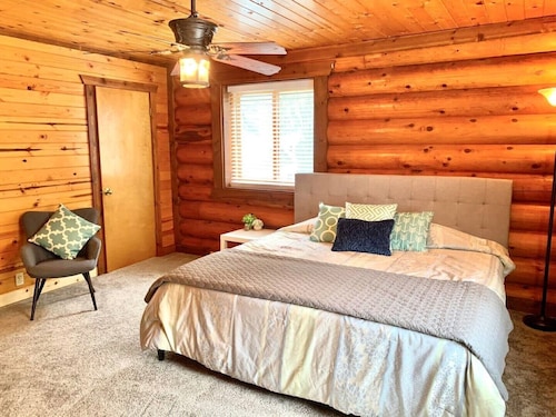 Arcadian Log Cabin -Sequoia/kings Canyon N Park - California