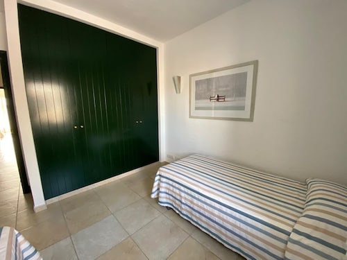 Tres Lunas 2 - Vier Schlafzimmer Haus, Schläft 7 - Menorca