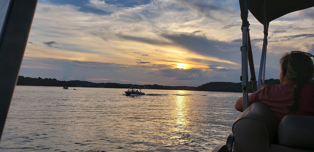 Amazing! Tellico village lake house with dock! in Loudon | Best Rates ...