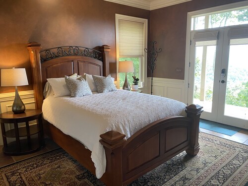 Soaking In The Views A Romantic Getaway For 2 - Sierra Nevada