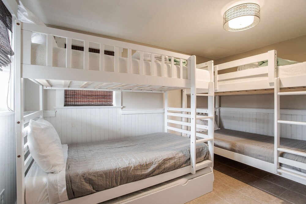 The Moonglow! A beautiful ocean view house in Biddeford! - Biddeford | Vrbo