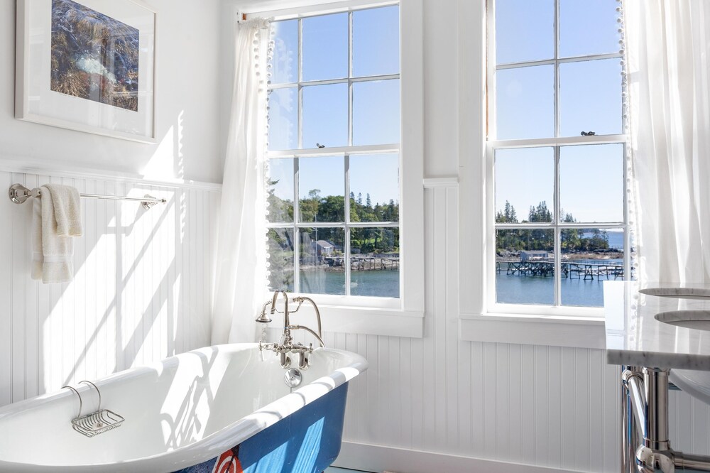 Summer cottage with spacious porch overlooking Gilpatrick Cove near ...