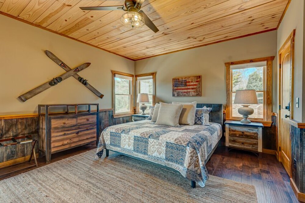 The Nest - Long Range Mountain Views | Large Decks on Each Level | Pool ...