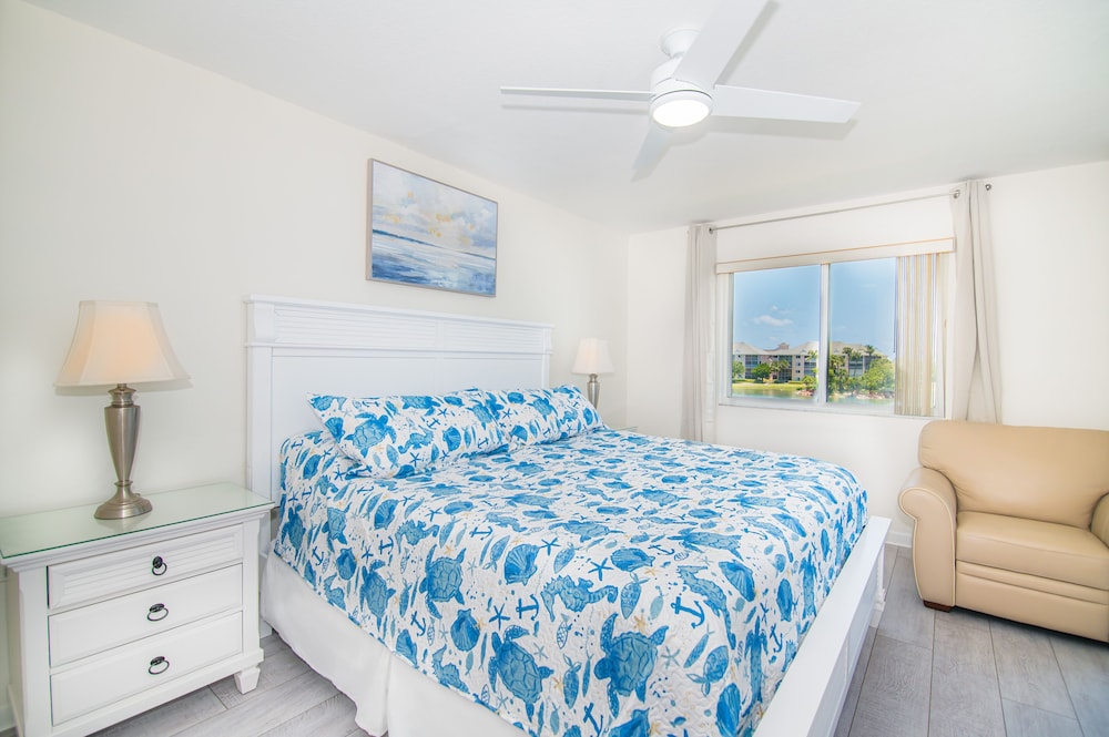 Lux Jupiter Bay condo w Fab Sunrise Lake Views close to beach, Jupiter ...