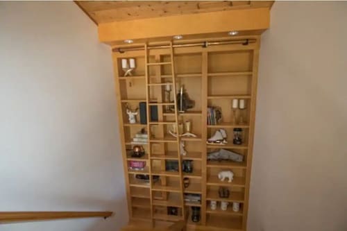 Large Well-appointed Mountain Home, New Hot Tub - Snoqualmie Pass, WA