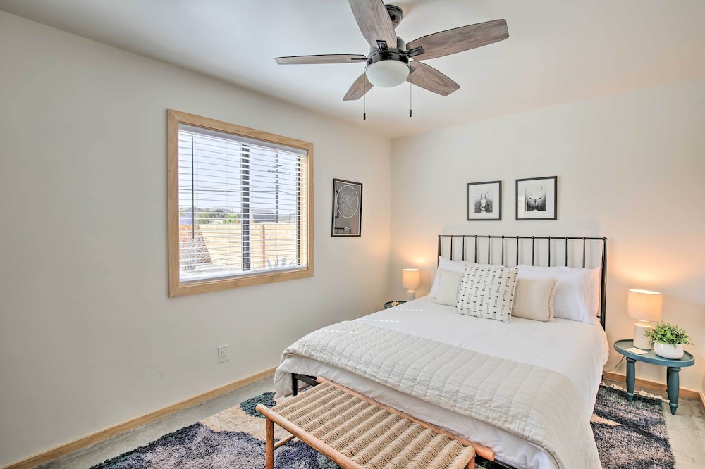 Modern Joshua Tree Bungalow with Fire Pit & BBQ! - Joshua Tree | Vrbo