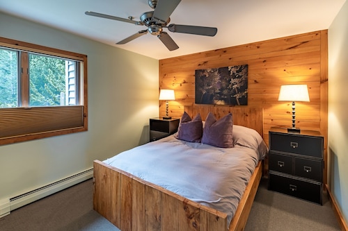 Luxury Stratton Condo Steps To The Lift And Village! - Stratton, VT