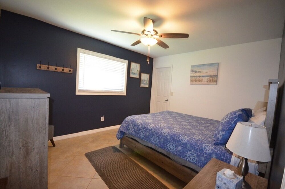 Sunny Cape Coral Pool Home - Cape Coral | Vrbo