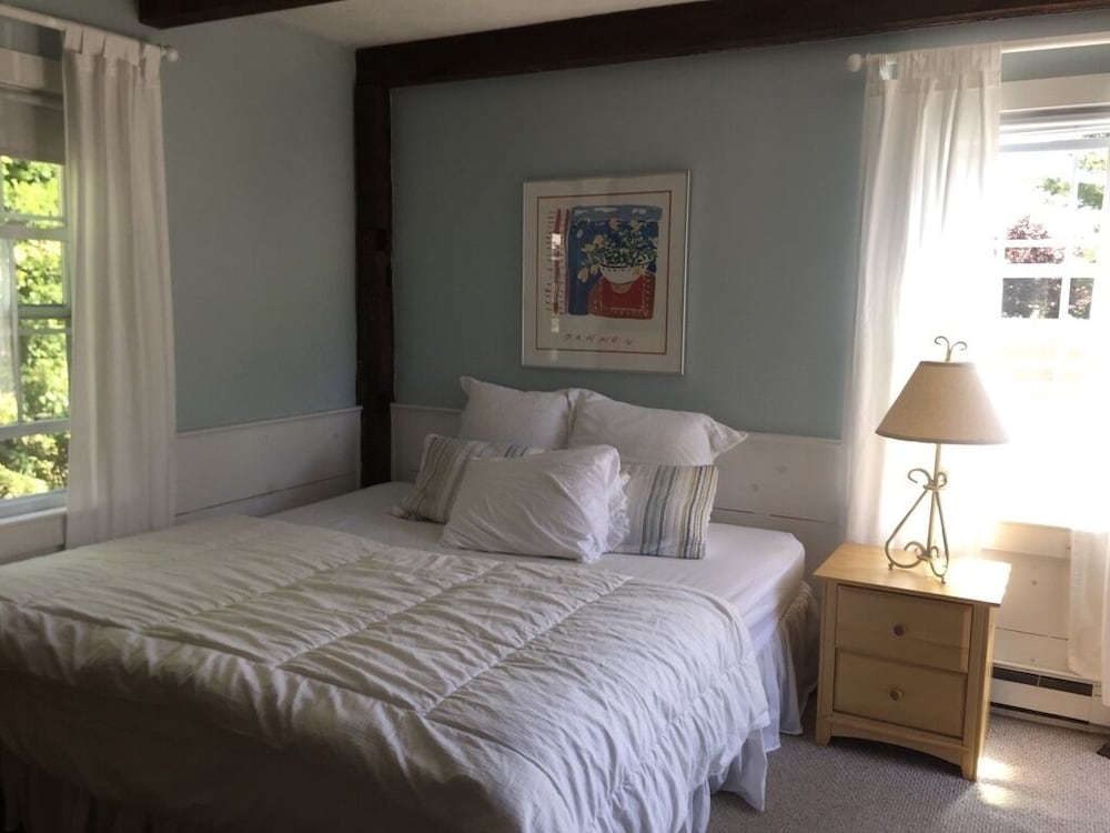 10 Ocean View/ New Silver Beach - North Falmouth | Vrbo