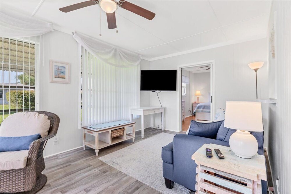 Manasota Key Retreat with free use of bikes and beach supplies ...