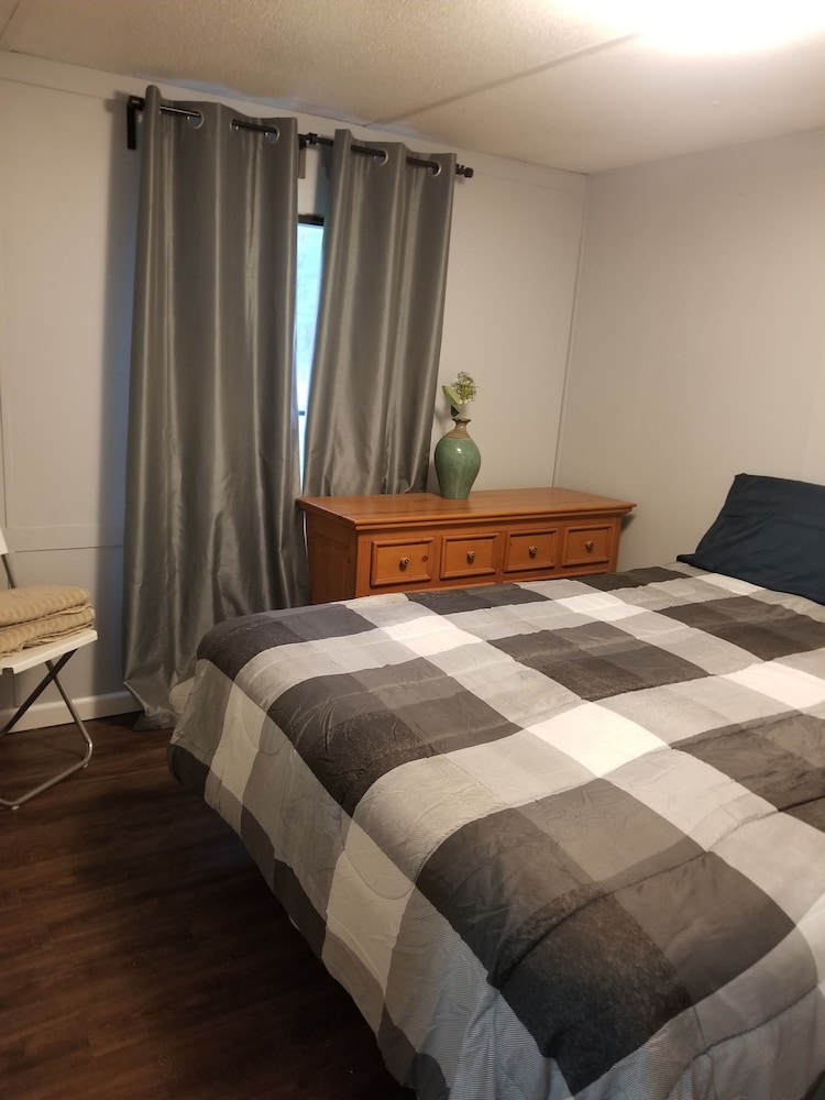 Enjoy the charm of Rush Kentucky on a quite and relax setting or go off ...