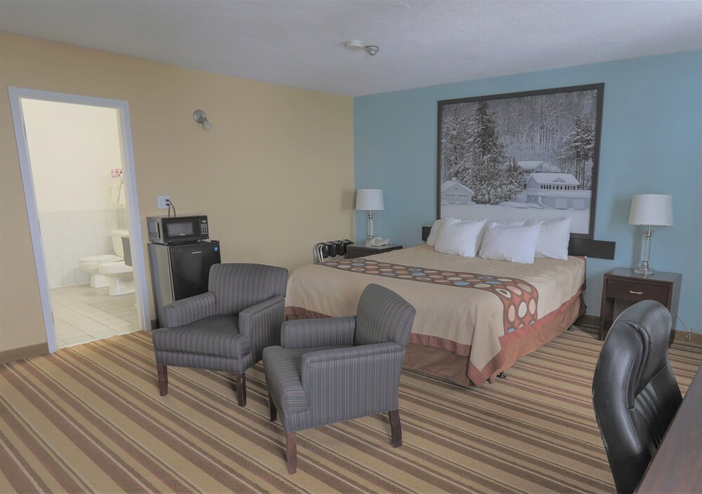 Jolly Roger Inn & Resort in Seguin | Best Rates & Deals on Orbitz