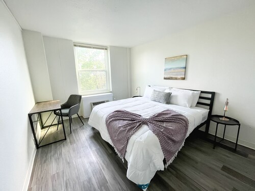 Sleepover | Pristine 1bd/1ba + Gym - Cincinnati - Cincinnati, OH