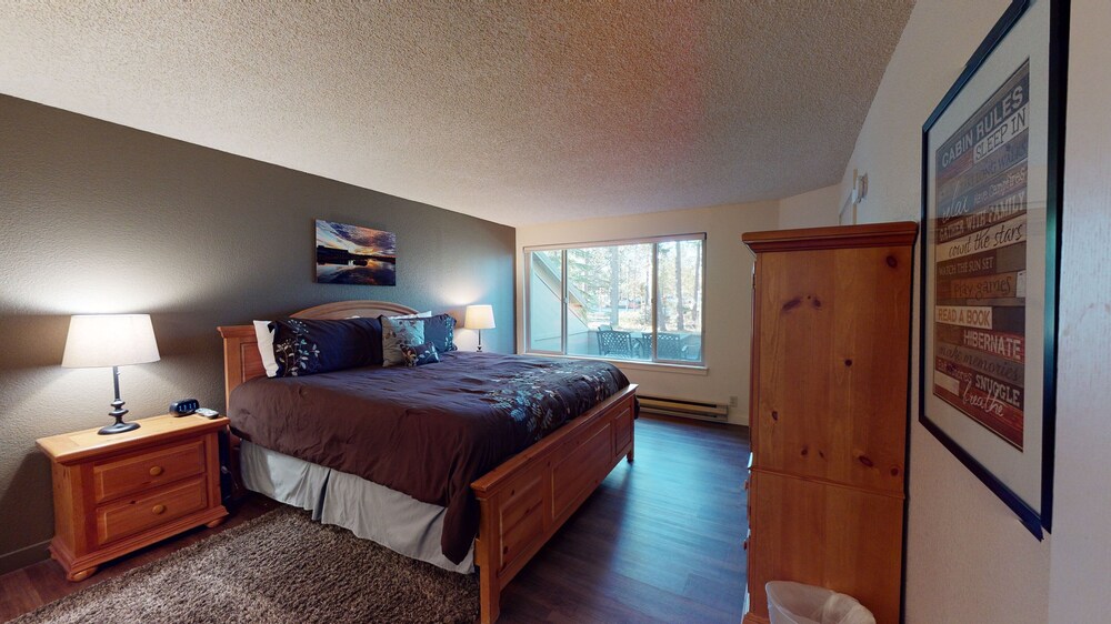 Lodge-Style Escape with Access to The Cove - Sunriver | Vrbo
