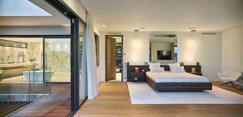 A 720m2 Masterpiece In Mougins-sweeping Views Of The Mediterranean - Grasse