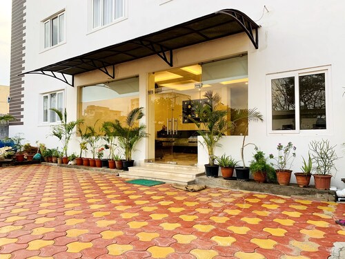 𝗧𝗢𝗣 𝟭𝟬 𝗛𝗼𝘁𝗲𝗹𝘀 𝗶𝗻 Ulundurpet (2023) | Expedia India