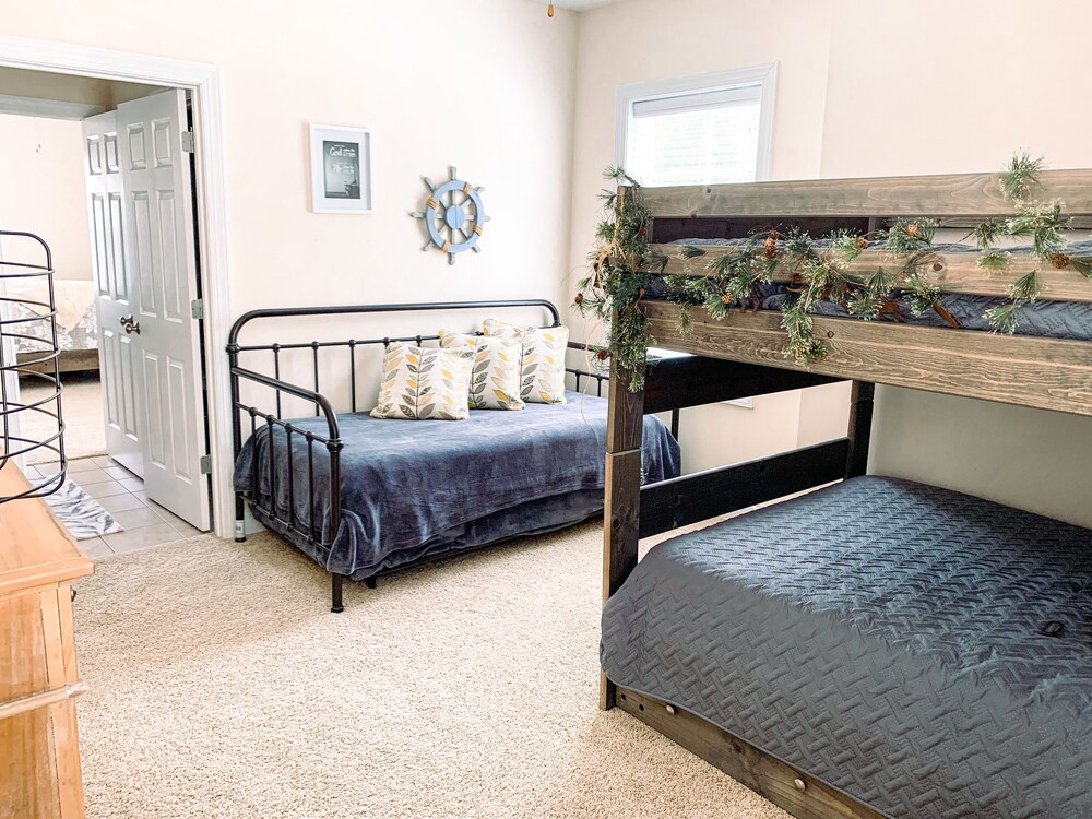 Beautiful Waterfront Condo on Lake Sinclair! - Hancock County | Vrbo
