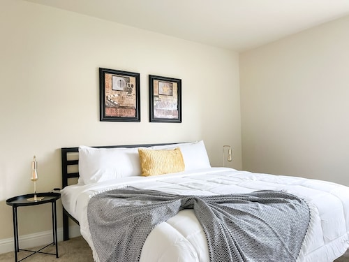 Glamorous Downtown Oklahoma City Apartments - 奧克拉荷馬
