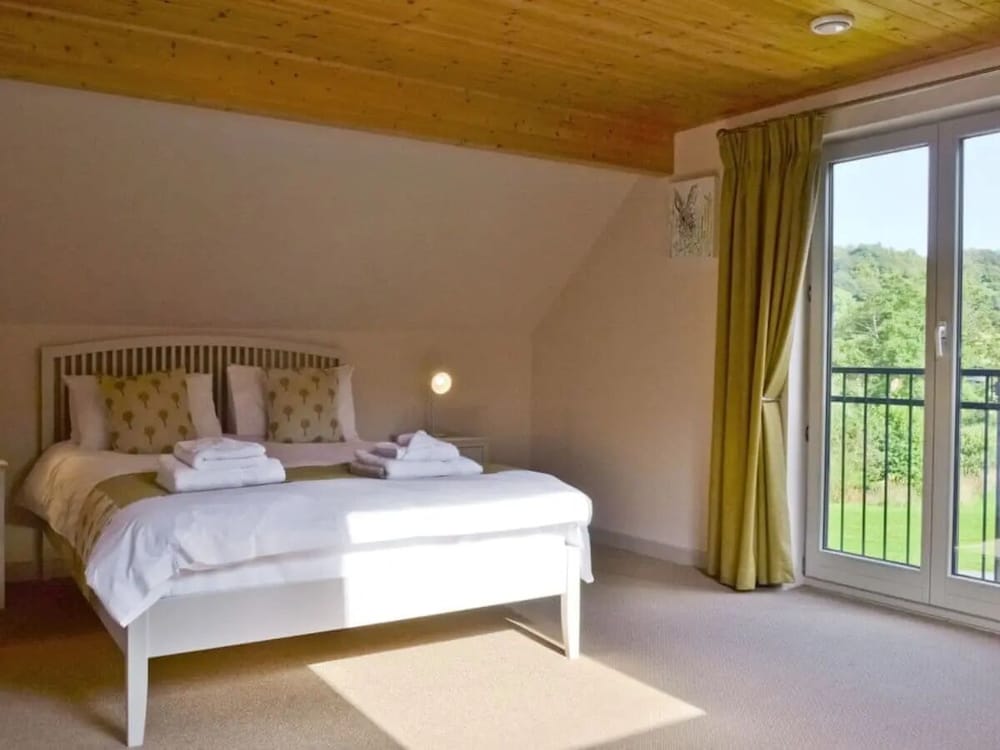 Elm Escapes - Willow Lodge Reviews, Deals & Photos 2026 - Vrbo