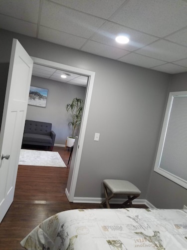 Modern Apt. Free Parking, Steps To Downtown. - Fisherman's Island State Park, Charlevoix