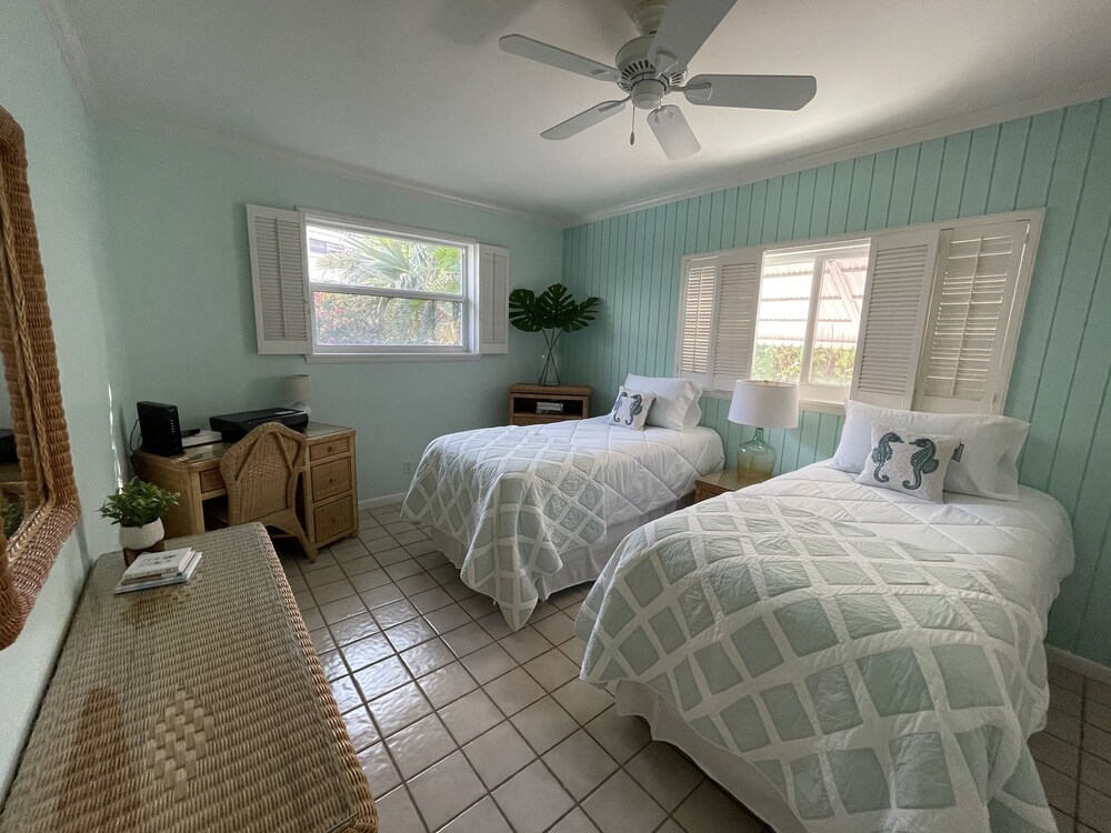 Oceanfront Beach Cottage with Private beach access in beautiful Juno ...