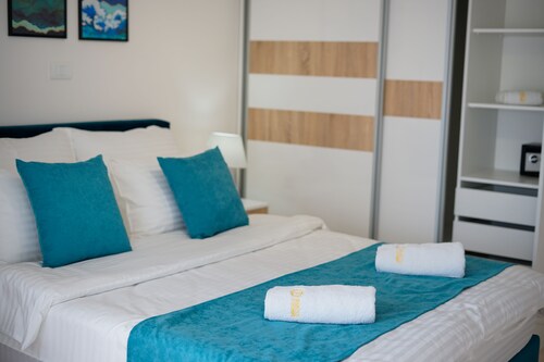 Elegant - Modern - Bright - 1br - Marcus Apartment - 奧赫里德