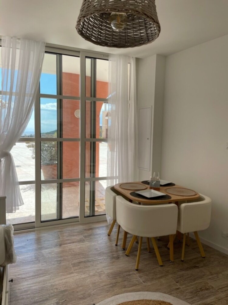 CAP ESTEREL, T2 SEA VIEW 4 sleeps PMR 30M² adapted - Cap Estérel | Vrbo
