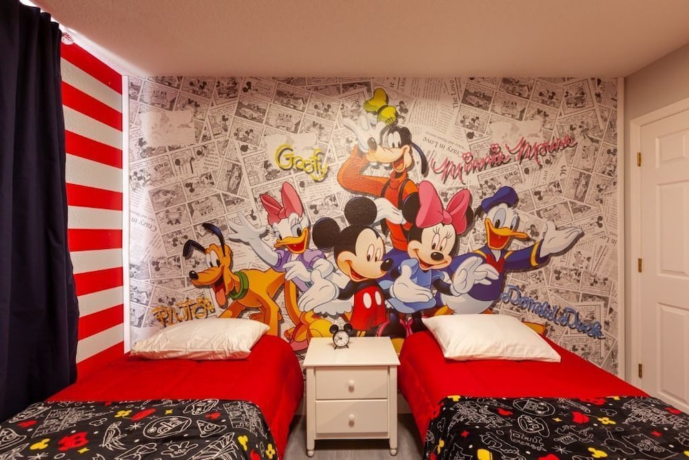 Mickey Mouse Townhouse - 8 miles from Disney! - Reunion | Vrbo