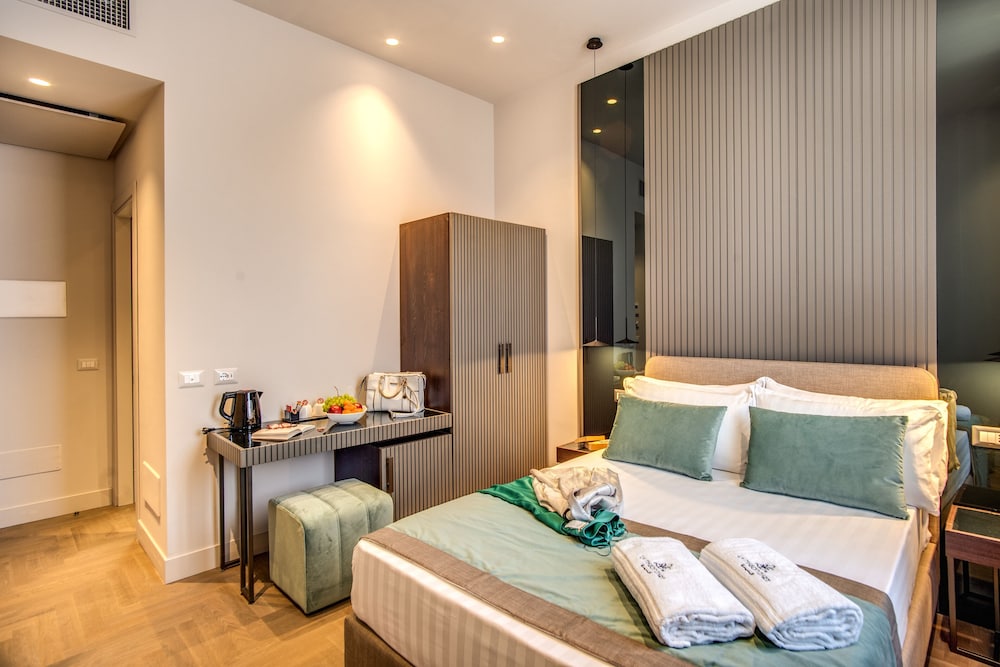 Hotel 77 Seventy-Seven, Rome: $266 Room Prices & Reviews | Travelocity