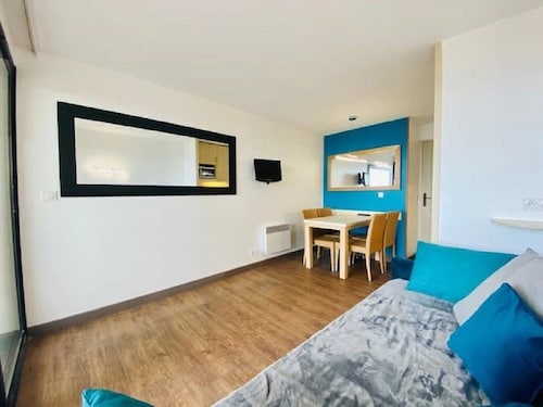 Cannes/vue Mer Imprenable/clim/wifi/piscine/park - France