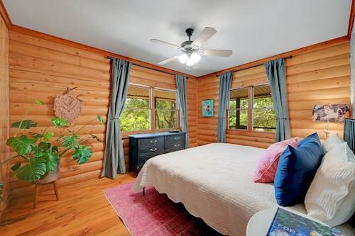 The Cabin At Idyllwood Farm - Georgetown, TX