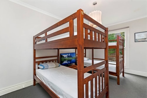 William Queen Room In Somerled House Port Fairy. - Port Fairy