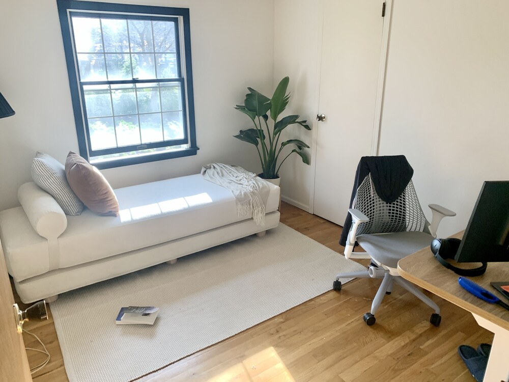 Walk to the beach from this 4-bedroom cottage in the North Fork ...