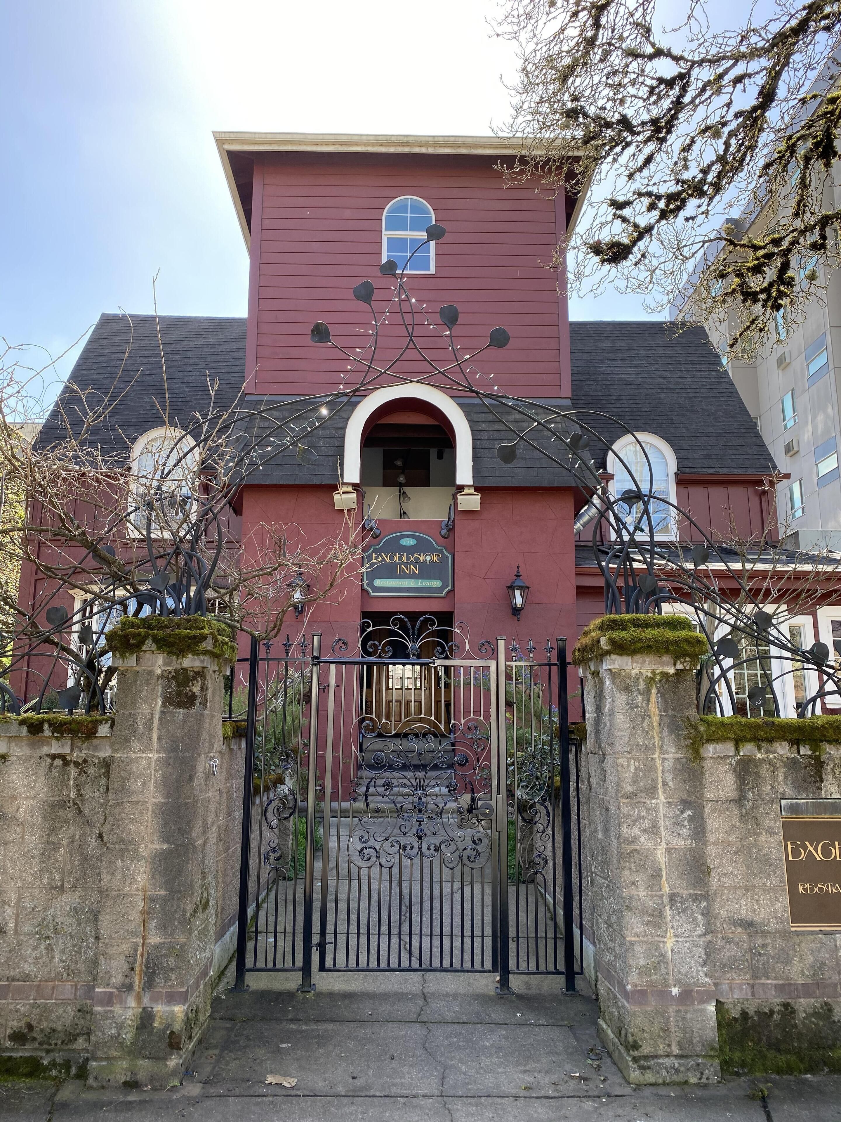 Valley River Inn Reviews, Deals & Photos 2023 - Expedia