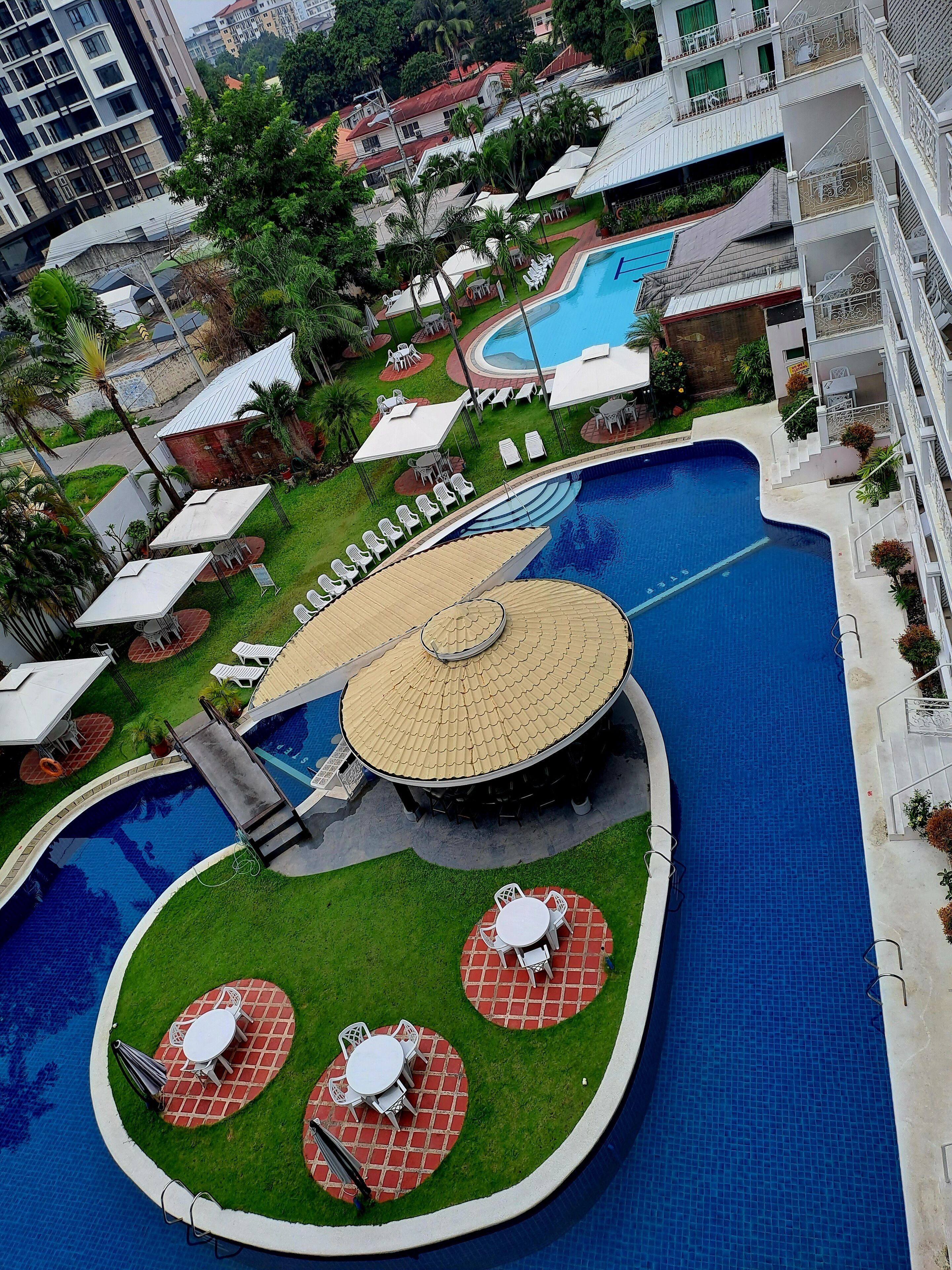 Score Birds Hotel in Angeles City, Philippines | Expedia