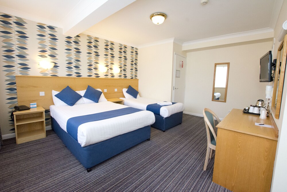 TLH Derwent Hotel - TLH Leisure, Entertainment and Spa Resort: AU$166 ...