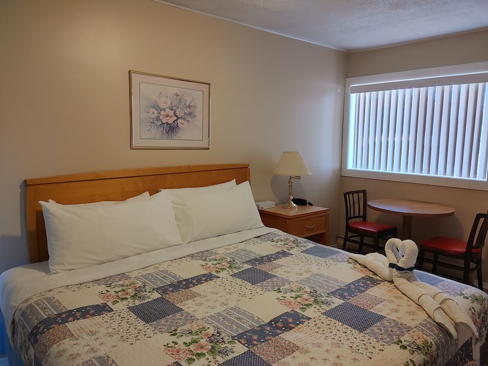 Blue Moon Motel in Niagara Falls | Best Rates & Deals on Orbitz