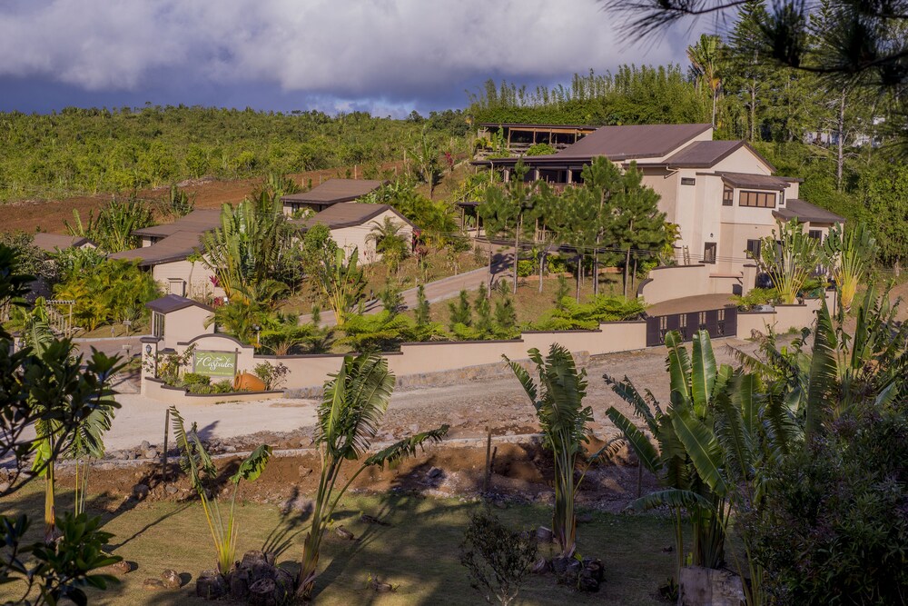 7 Cascades Restaurant Bar & Lodges: Deals & Reviews (Vacoas-Phoenix ...