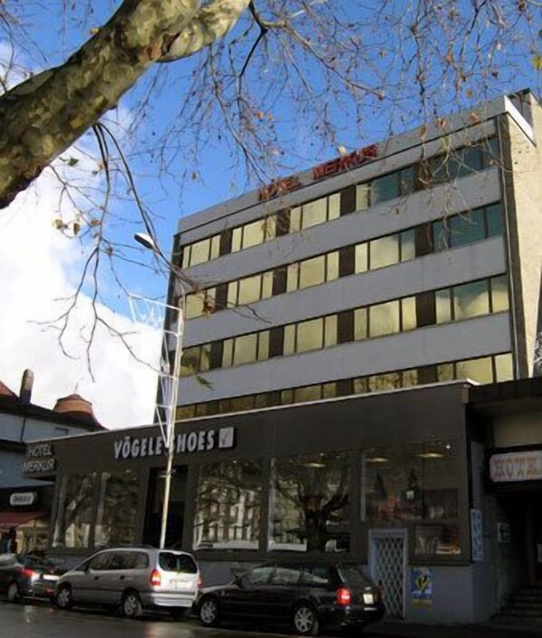 Book Hotel Merkur Interlaken in Interlaken | Hotels.com