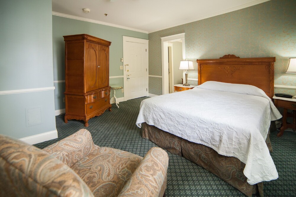 Harbour View Inn in Mackinac Island | Best Rates & Deals on Orbitz