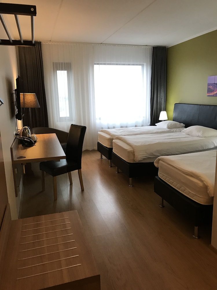 Aurora Hotel at Reykjavik-Keflavik Airport Terminal KEF in ...