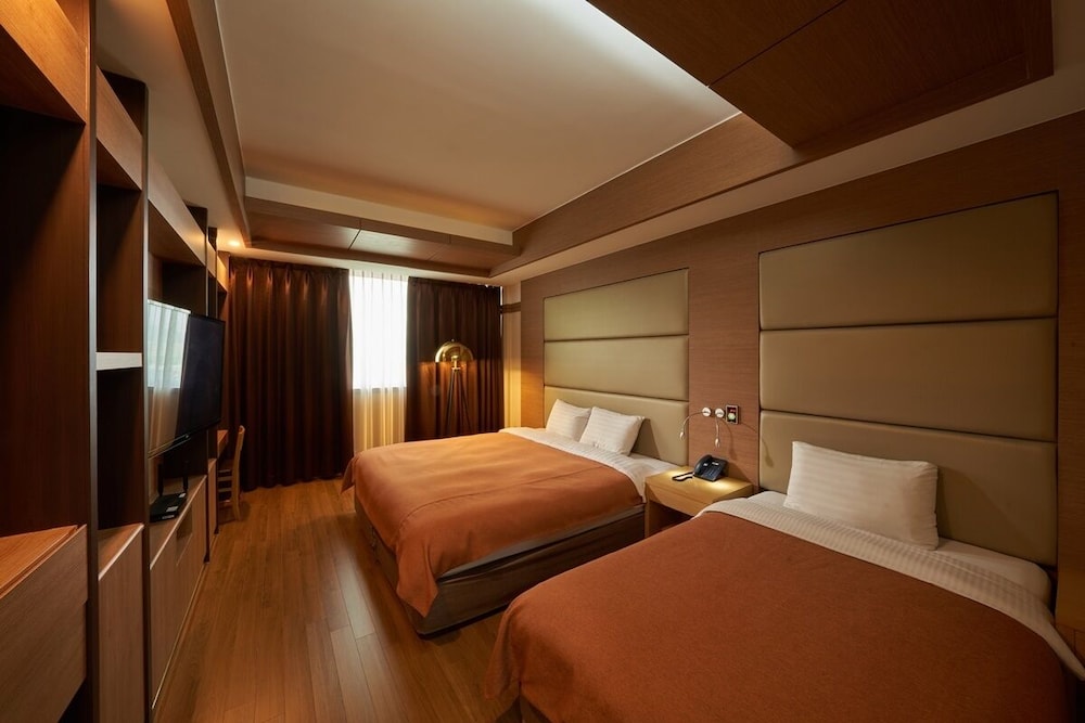 Gyeongju GG Tourist Hotel in Gyeongju | Best Rates & Deals on Orbitz