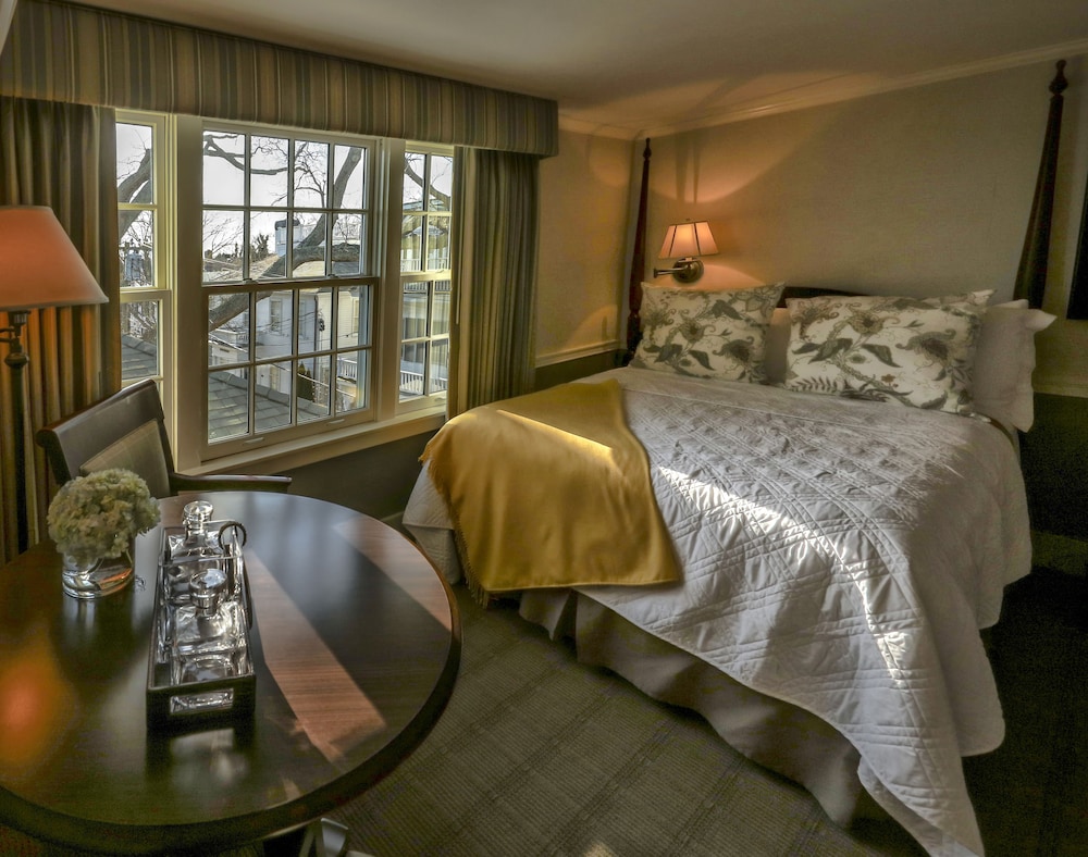 The Harborside Inn in Edgartown | Best Rates & Deals on Orbitz