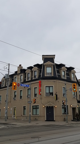 Book The Best Hotels in Toronto for 2022 from CA $108 - Expedia