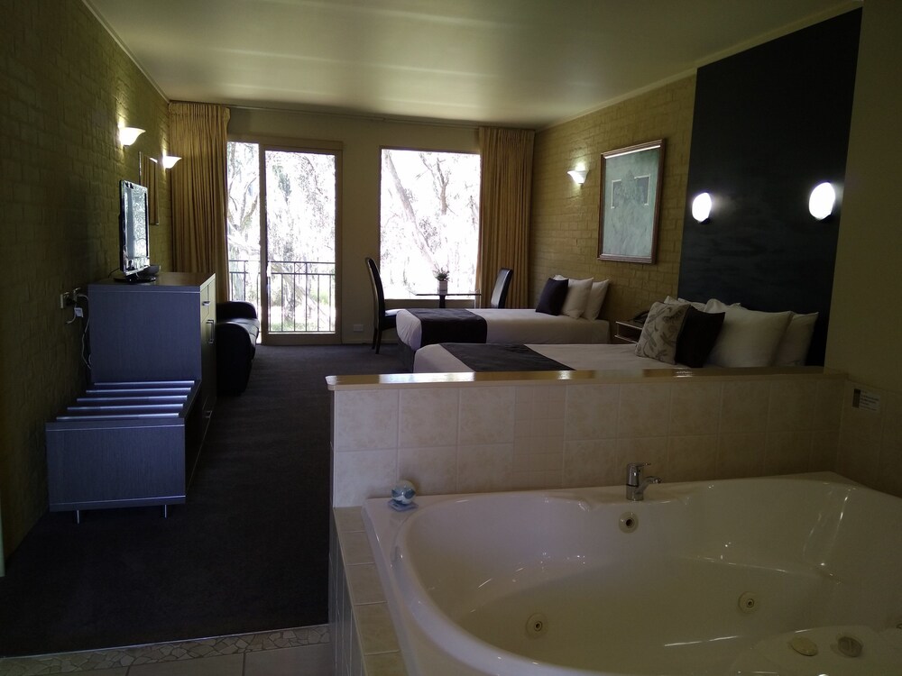 Madison Spa Motel - Adults Only: AU$160 Deals & Reviews (Moama, AUS ...