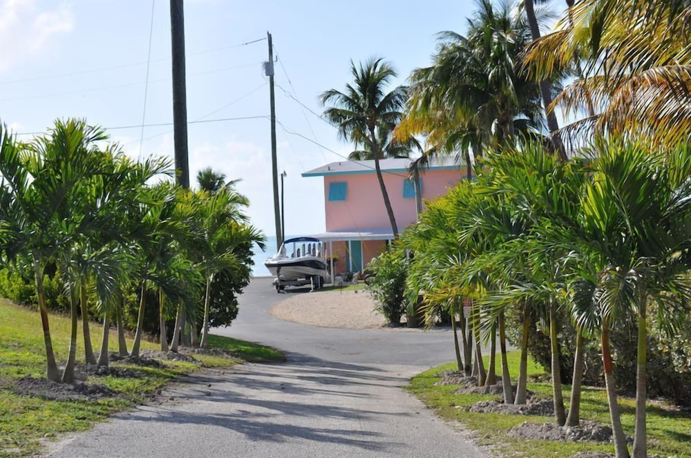 Edgewater Lodge: 2017 Room Prices, Deals & Reviews | Expedia