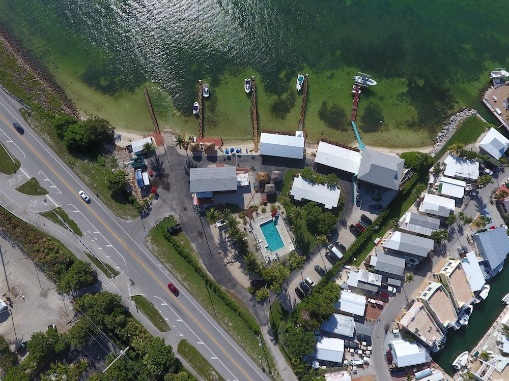 Edgewater Lodge: 2017 Room Prices, Deals & Reviews | Expedia