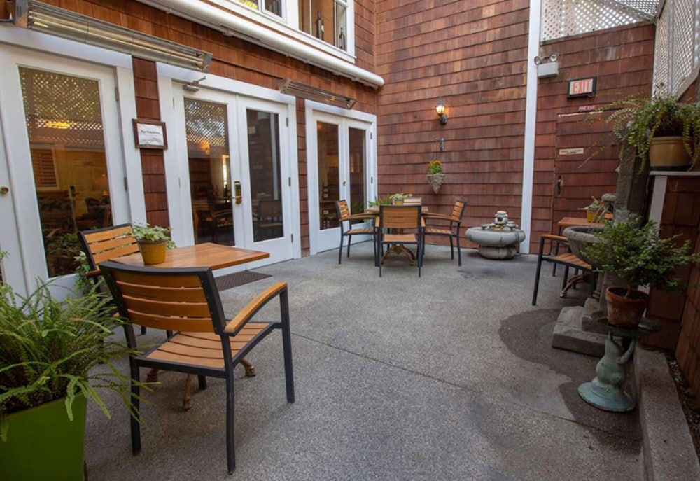 Elm House Inn, Napa: $149 Room Prices & Reviews | Travelocity